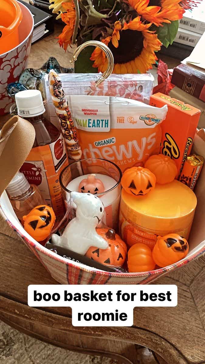 20 Fall Boo Basket Ideas - Hairs Out of Place