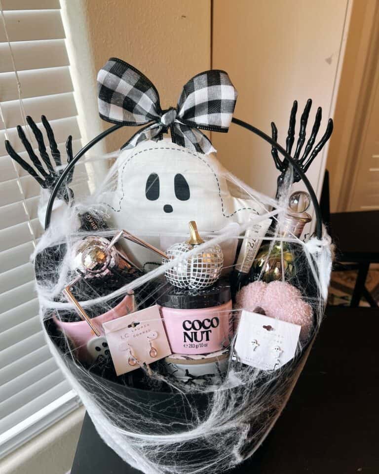 20 Fall Boo Basket Ideas - Hairs Out of Place