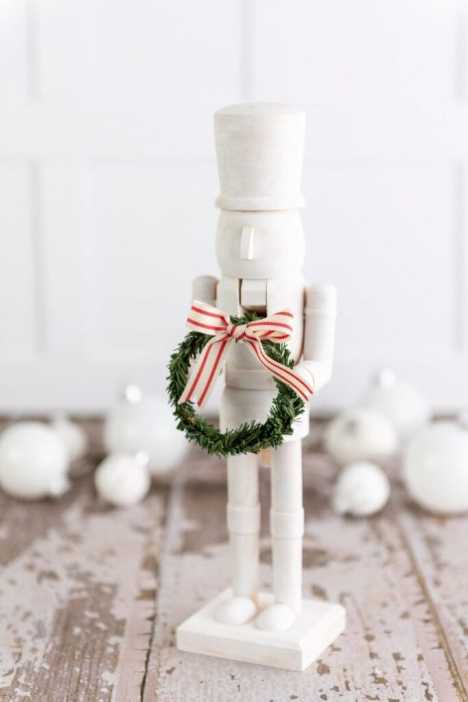 30 White Christmas Decorating Ideas for a Cozy, Elegant Holiday Home