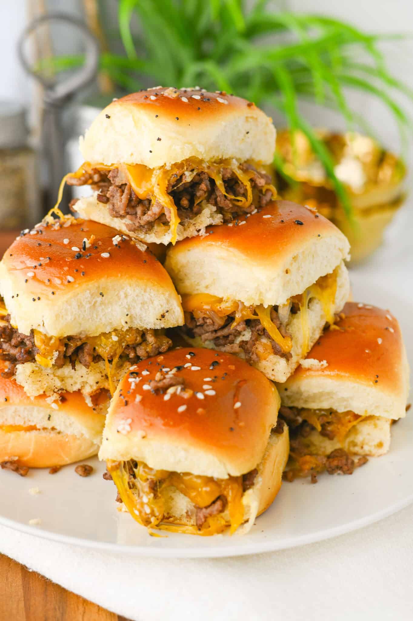 Cheeseburger Sliders With Hawaiian Rolls For Easy Weeknights