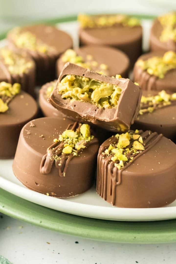 12 Viral Dubai Chocolate Recipes You Need to Try Right Now - Hairs Out ...