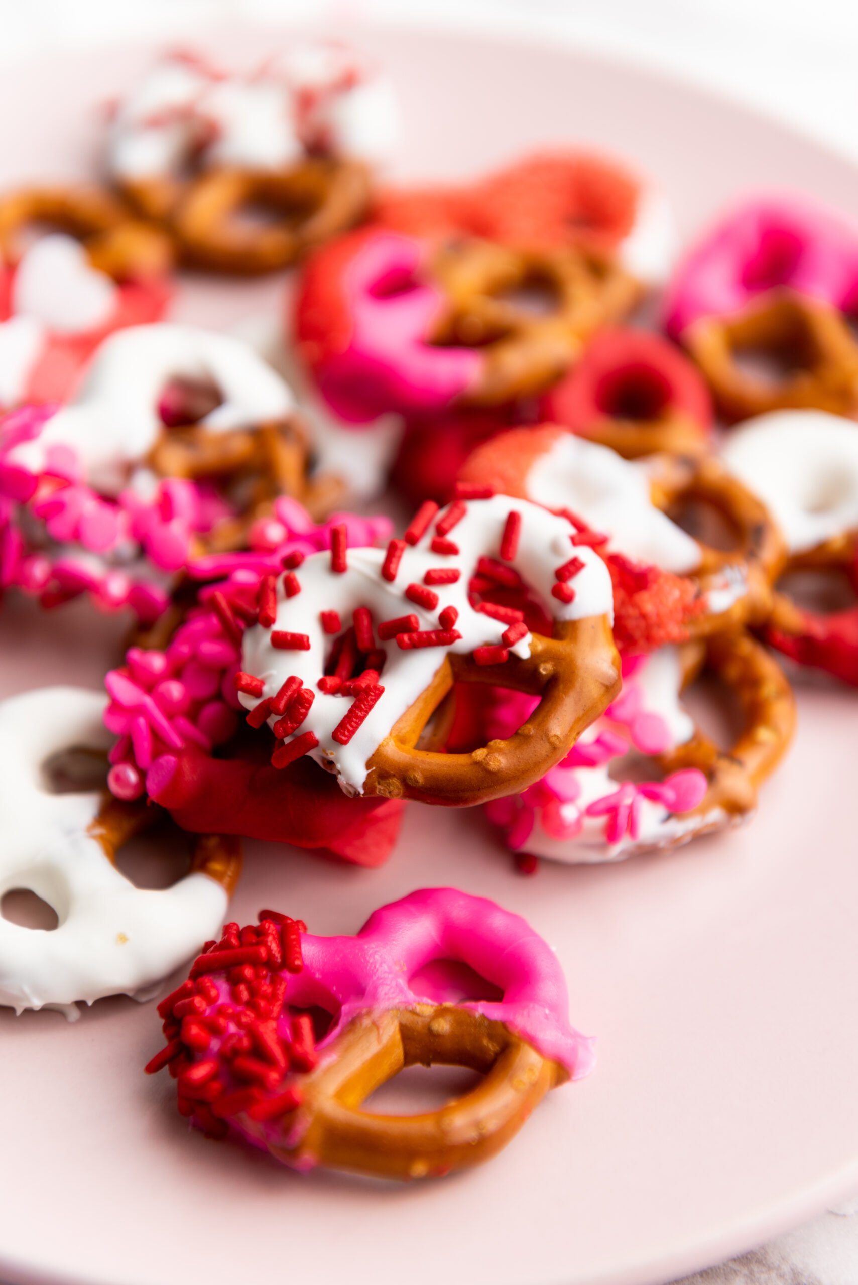 Easy Valentine’s Day Pretzels with Candy Melts
