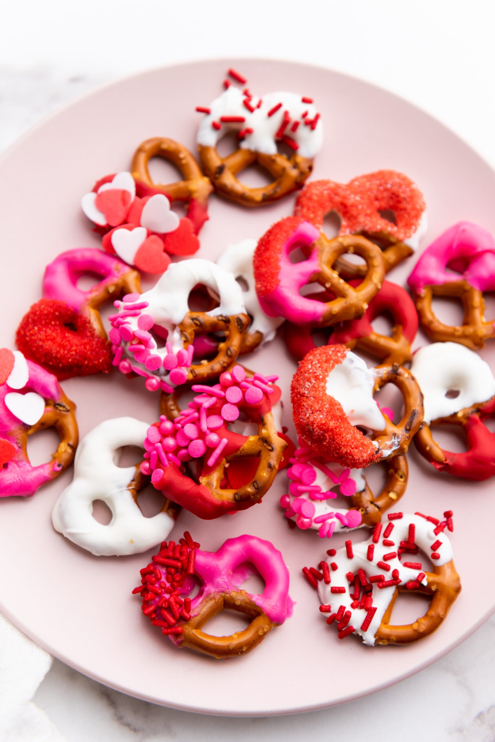Easy Valentine’s Day Pretzels with Candy Melts