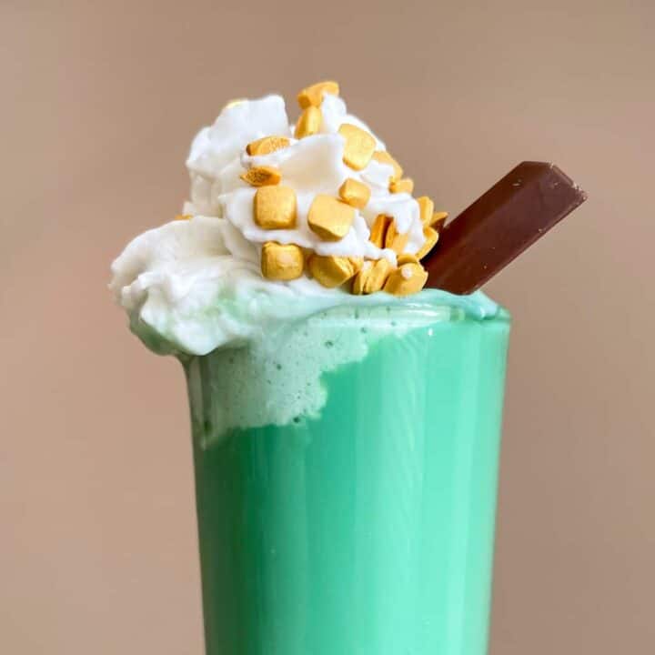 Easy Shamrock Shot Recipe (Perfect for St Patrick’s Day)