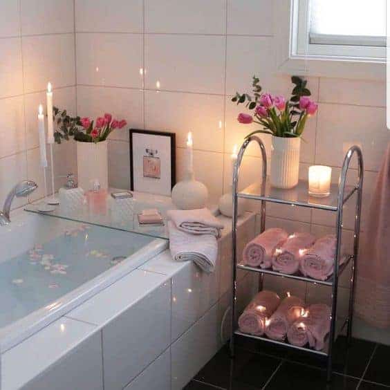 15 Bathroom Decorating Ideas on a Budget - Hairs Out of Place