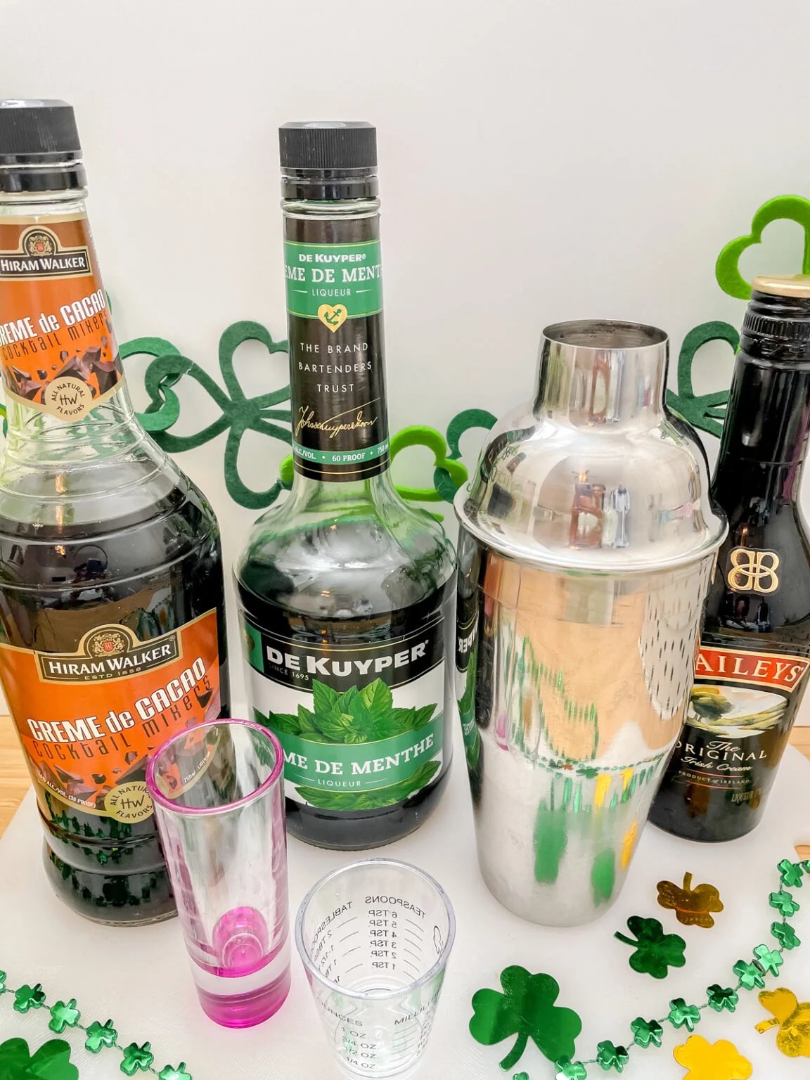 Easy Shamrock Shot Recipe (Perfect for St Patrick’s Day)